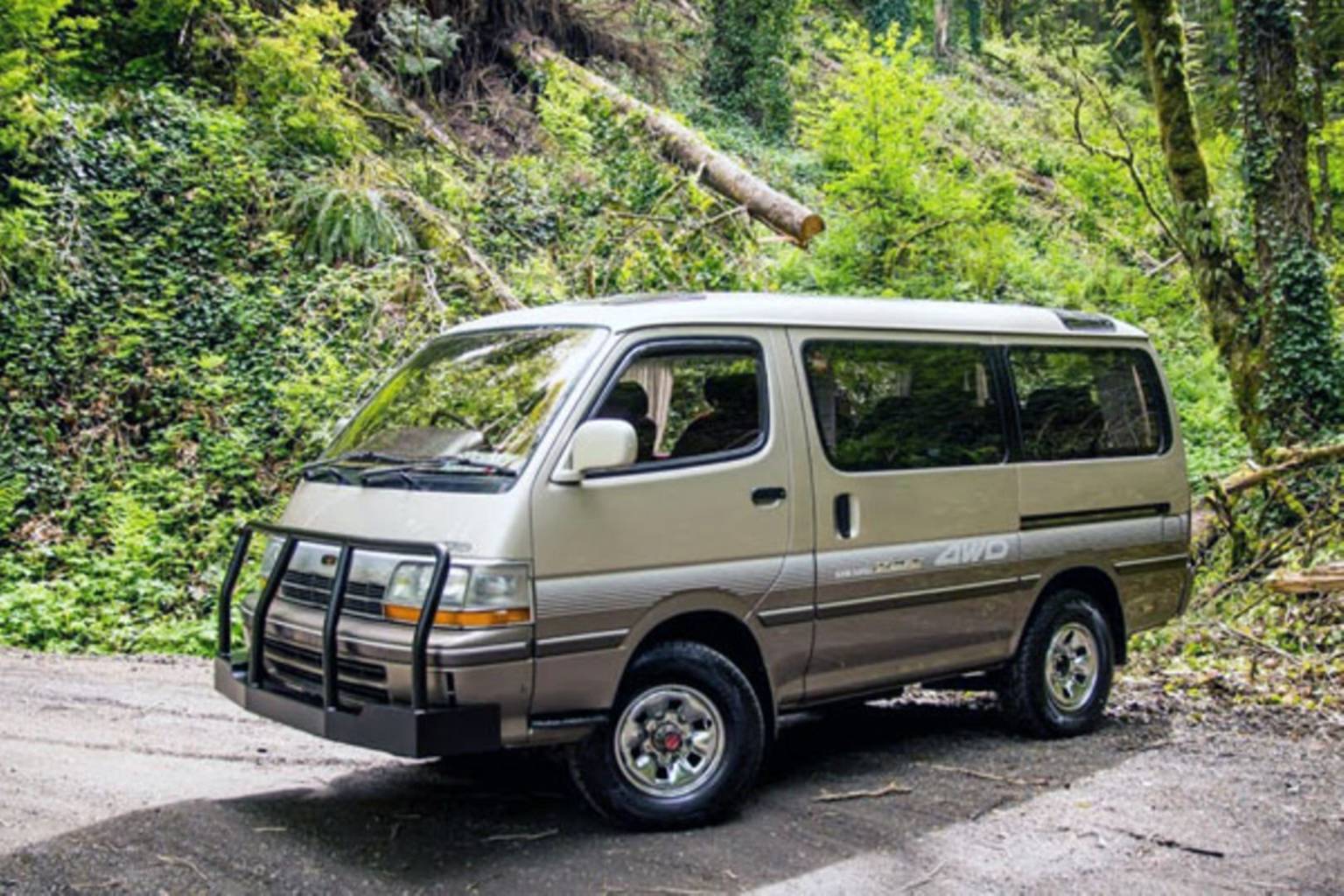 Super Custom Van - Rent A Driver Rwanda